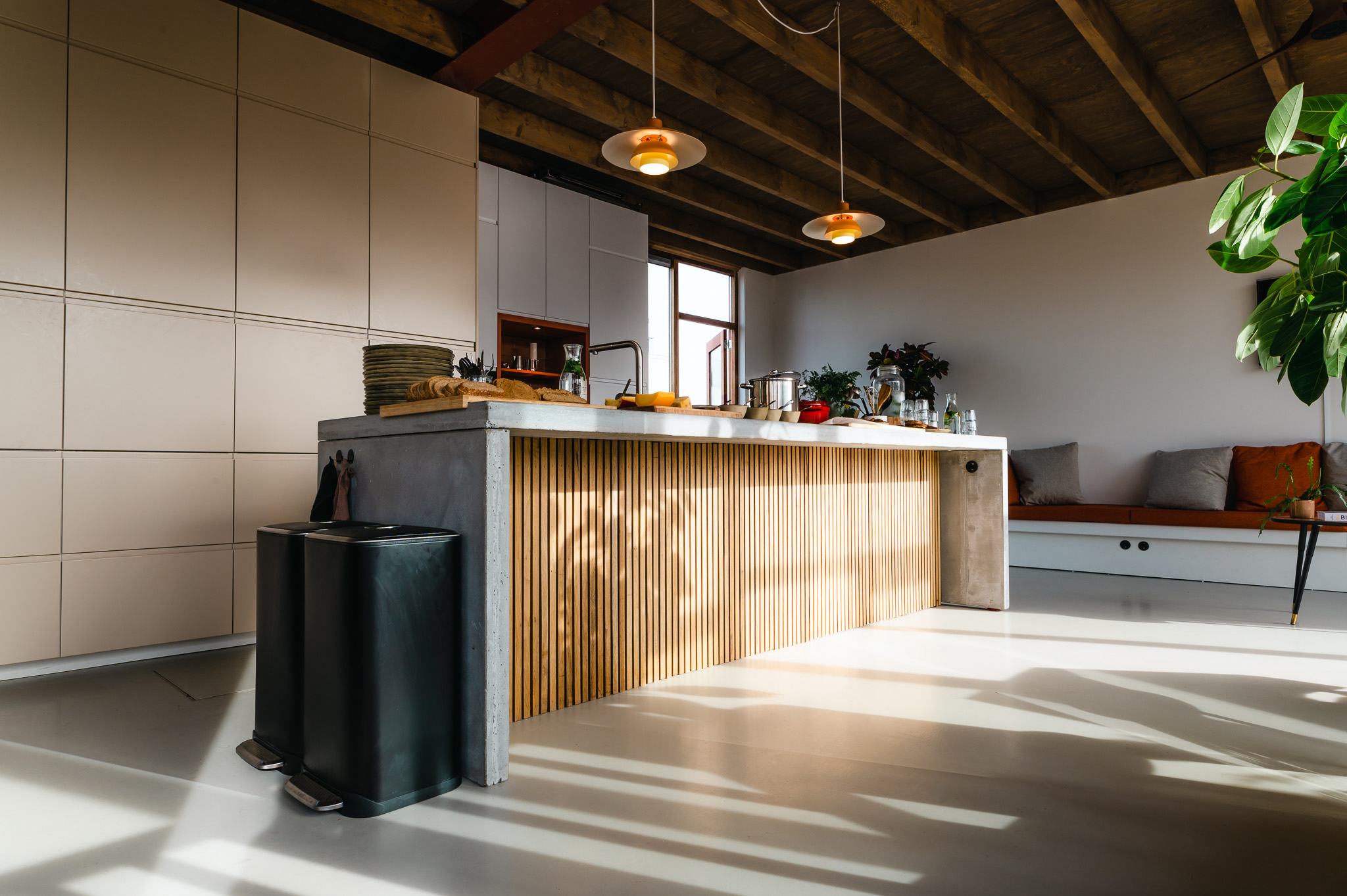 Kitchen / DJ Booth | ZWTSR FOTOGRAFIE